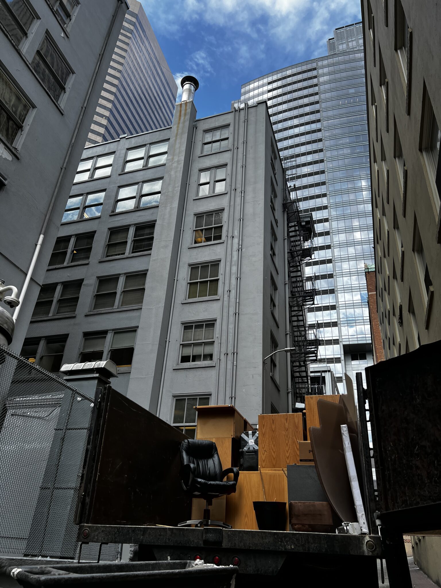 Lynnwood Furniture Removal Services | We Pick Up & Haul Away