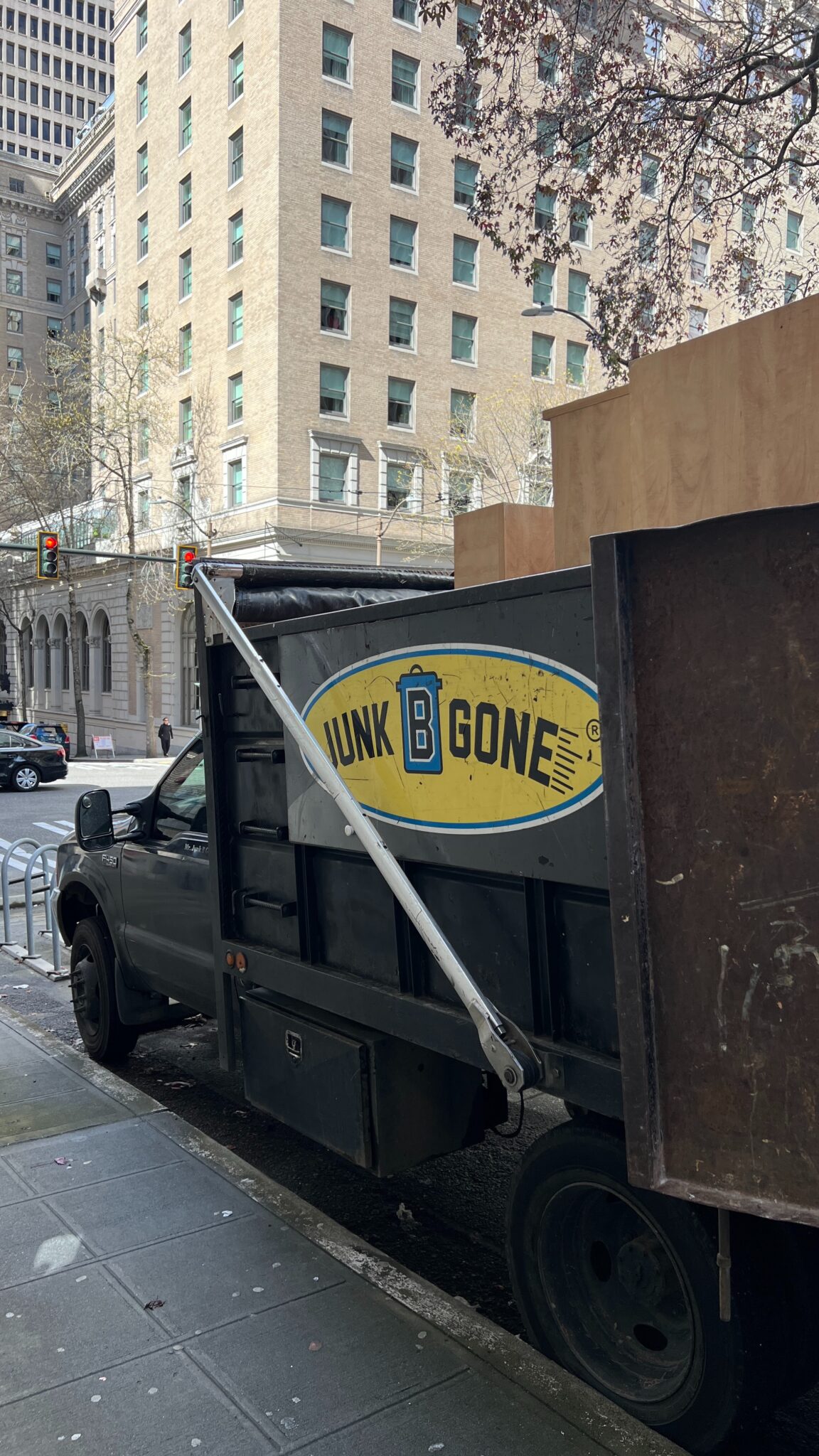 Kirkland Junk Removal Services | We Pick Up & Haul Away Junk